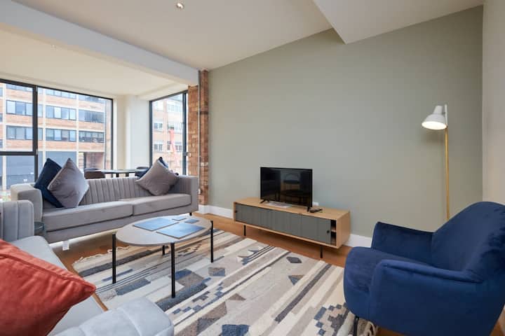 Guestready - Luminous Living Near Birmingham City - Birmingham