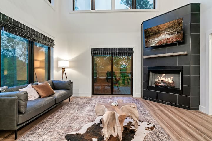 Autumn Retreat | Pool, Arcade+ Hot Tub - Sevierville
