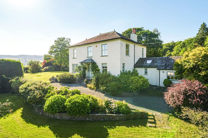Croftlands, Sleeps 11, Hawkshead, Dog Friendly - Ambleside