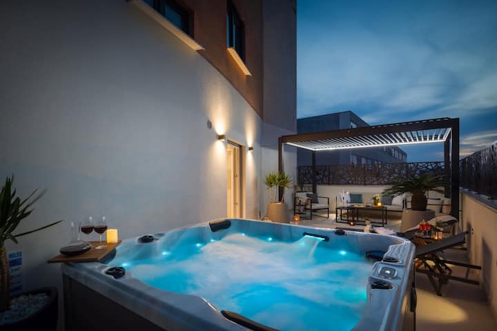 Luxury Apartment Silvery Split Center With Jacuzzi - Split