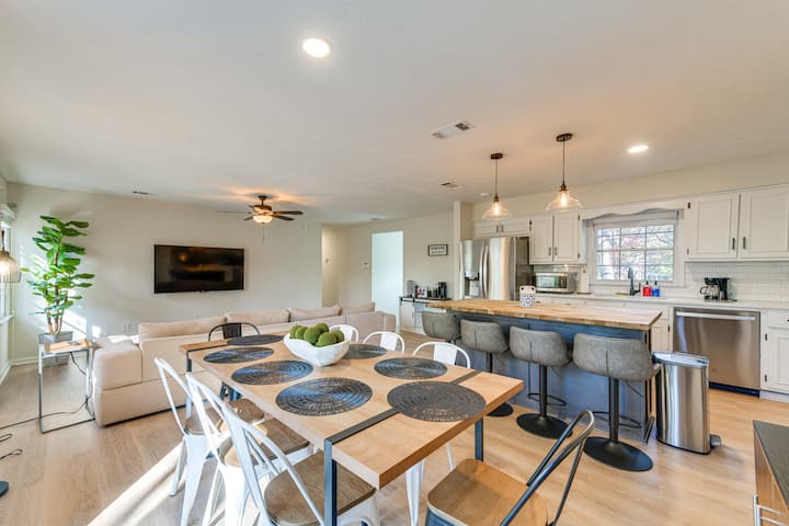 Inviting Columbus Home W/ Deck: 7 Mi To Downtown! - Columbus, GA