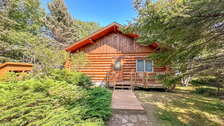 Lutsen Log Cabin 405 On Lake Superior - Lutsen, MN