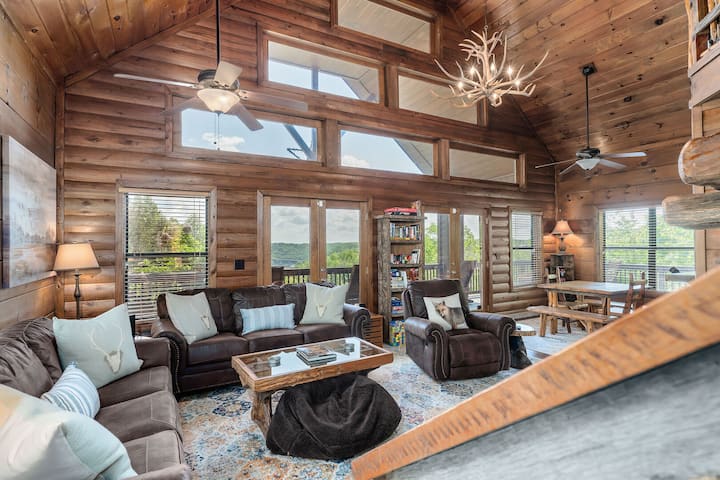 Fox & Bear Lodge Near Center Hill Lake - Smithville, TN