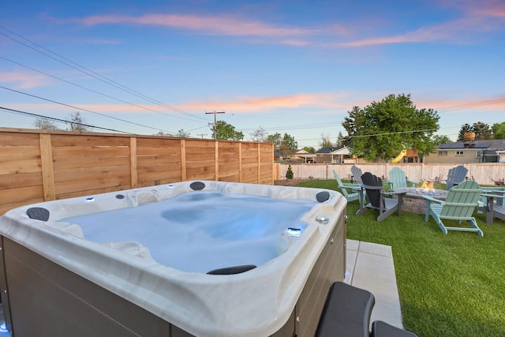 Denver Retreat:game Room & Hot Tub |Friendly Host - Thornton, CO