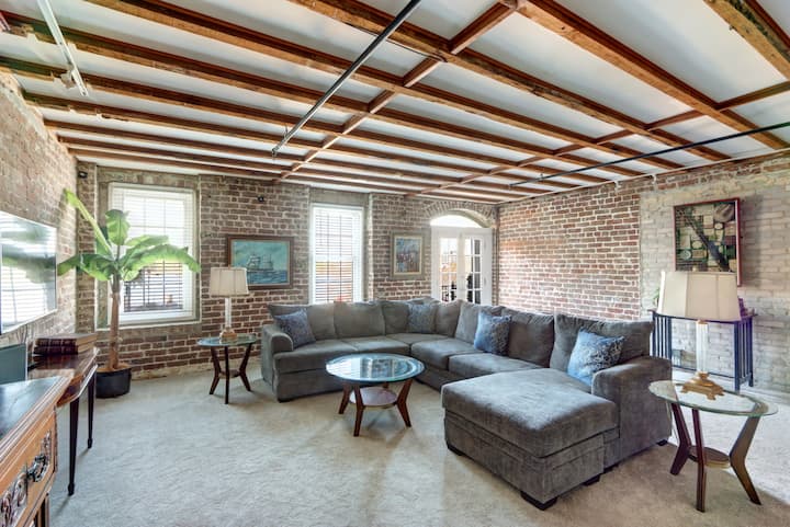 The Factor’s Flat, Historic | River View - Savannah, GA