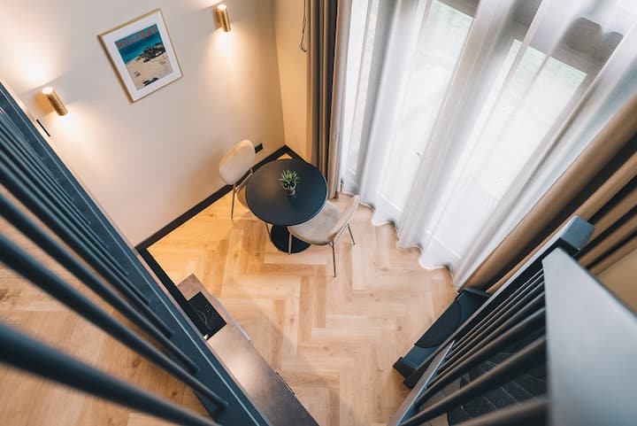 Deluxe Room With Mezzanine And Patio At Lvm Stays - Scheveningen