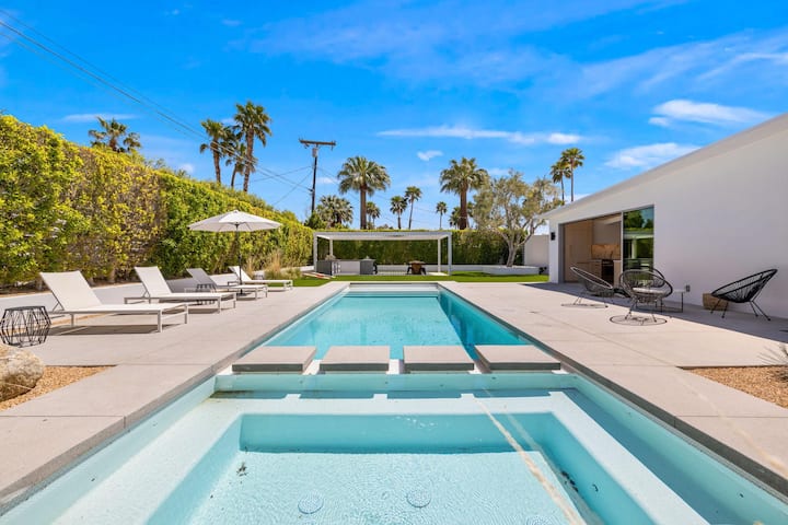Desert Willow-iconic Butterfly Alexander - Palm Springs, CA