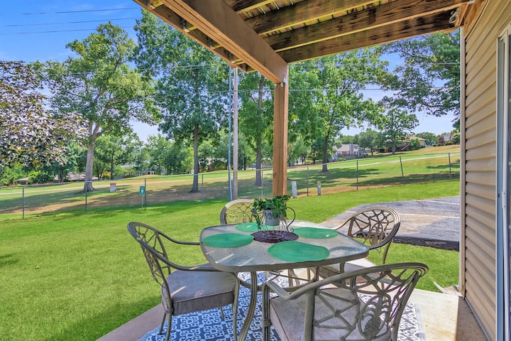 Relaxing Golf Course View Walk-in - Branson