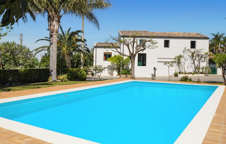 Amazing Home In Chiaramonte Gulfi - Chiaramonte Gulfi