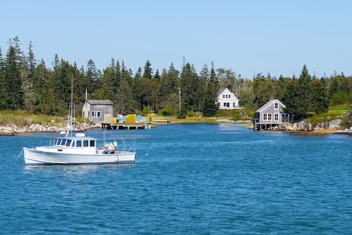 Creeds Cove Cottage In The Reach - Vinalhaven, ME