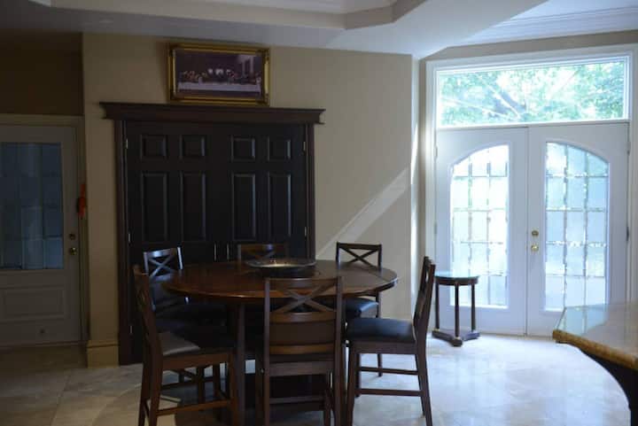 Luxury Guesthouse - The Ralph - Ottawa