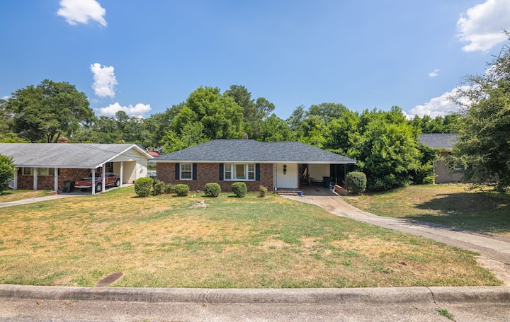 The Magnolia Manor 4br Greenway Retreat - Augusta, GA