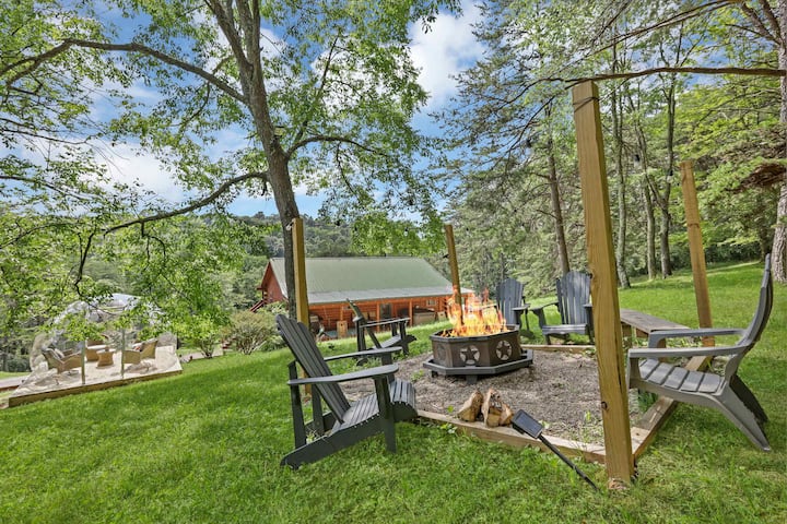 Romantic Spring W/stargazing Dome, Hot Tub & Sauna - New Plymouth, OH