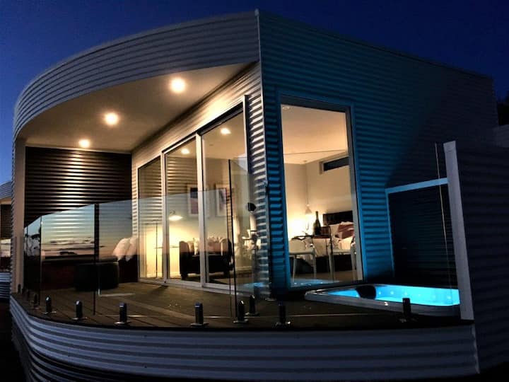 The Nest- Luxury Pod W King Bed + Private Spa - Point Lonsdale