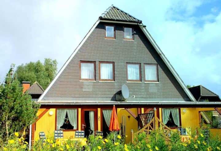 6 Personen Ferienhaus Mit 4 Schlafzimmern Auf Drei - Otterndorf