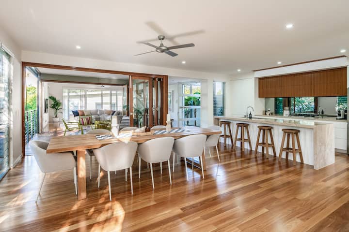 Headlands Hideaway - Pet Friendly Home At Moffs - Sunshine Coast