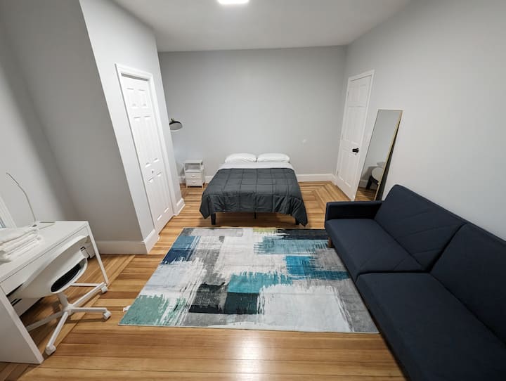 Private Bedroom Near Assembly Row T2 - Arlington, MA