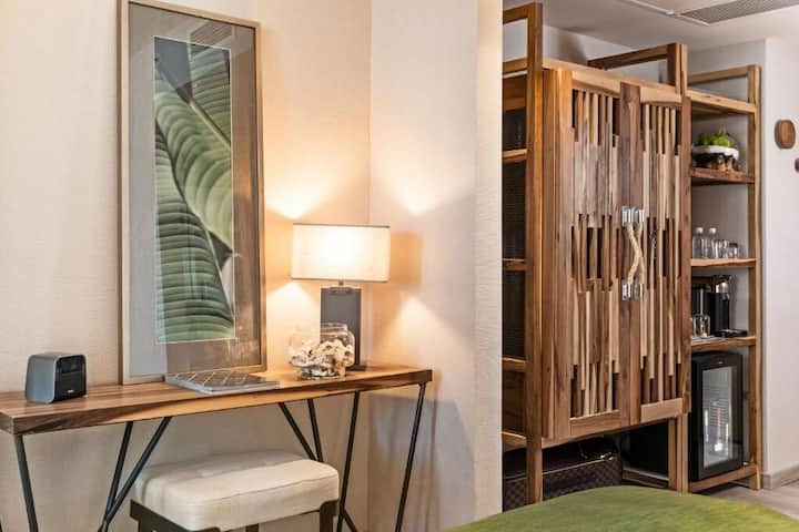 2 Modern Beach Stay Perfect For Family Vacation - Miami Beach