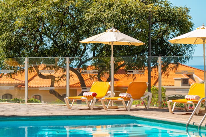 Close To Lido Promenade: Pool & Spa, Hiking Tours - Funchal