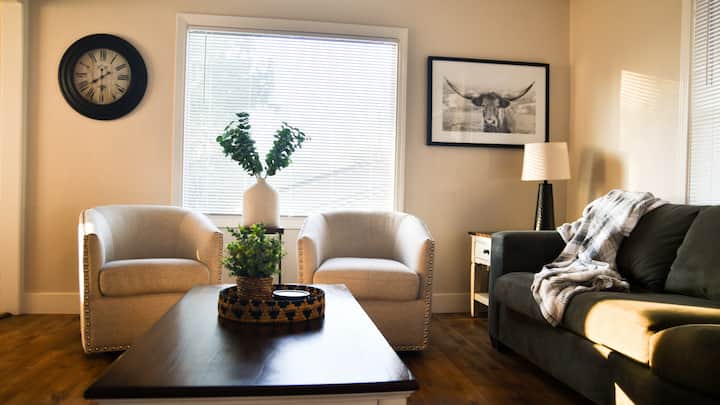 Bonifacio Retreat | King Bed | Washer Dryer - Concord, CA