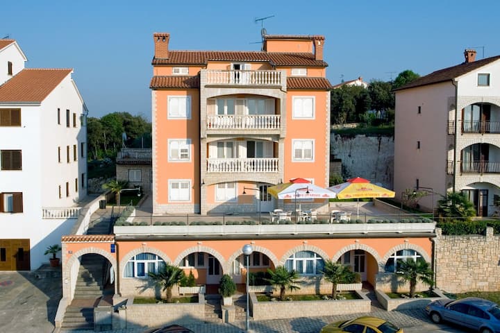 Sunny Adriatic Apartments Valentin - Pet Friendly - Vrsar