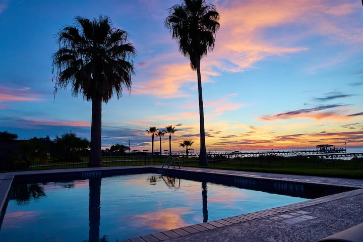 Waterfront Dream: 270' Pier, Pool & Sunset Magic - Rockport, TX