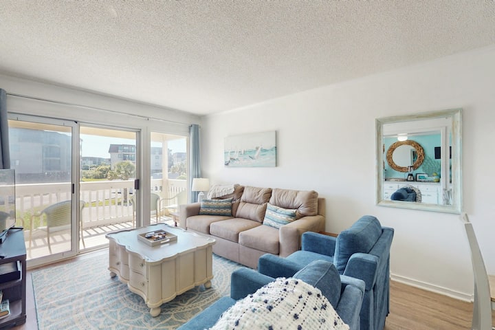 Community Amenities, Fully Equipped Kitchen! - Atlantic Beach, NC