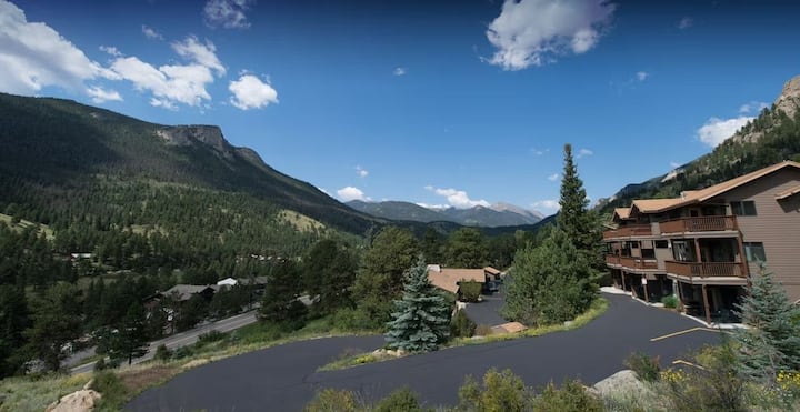 Black Bear Double Queen | Comfort In The Mountains - Estes Park, CO