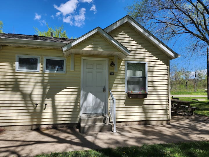 Cottage Retreat On The Mississippi River - Great River Bluffs State Park, Winona