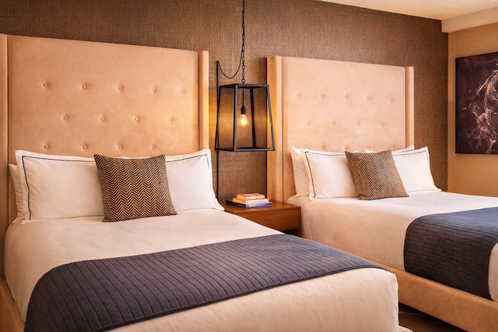 4 Pet-friendly Rooms Perfect For Family Vacation! - Boston, MA