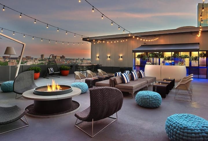 3 Deluxe 2q City View, Revere Hotel, Rooftop Bar - Cambridge, MA