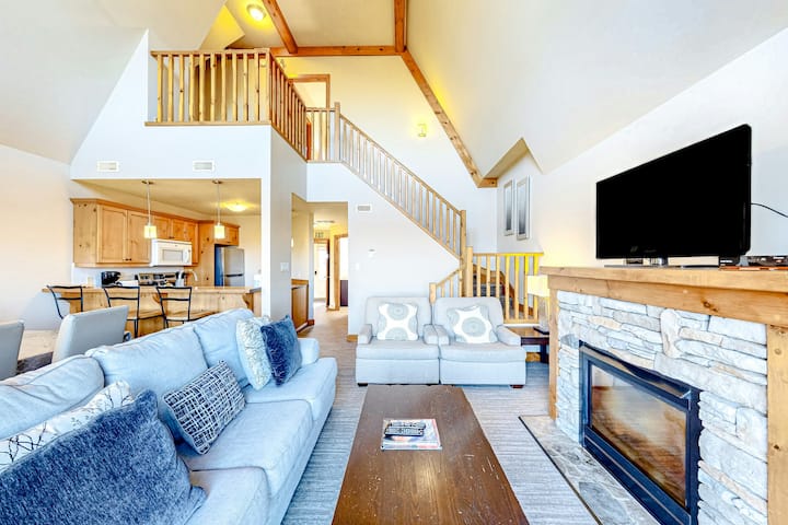 2br Ski Condo Just Steps From The Lifts With Pool - Collingwood