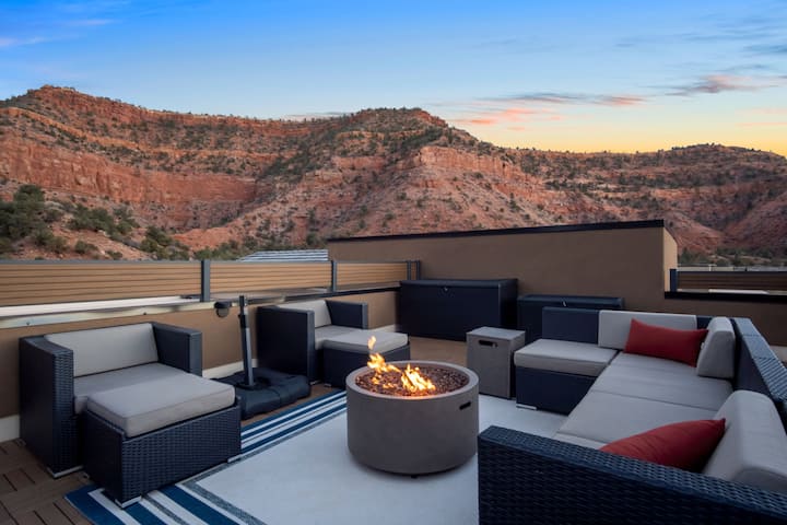 Luxury Oasis • Pool, Pickleball, Stargazing Views - Kanab, UT