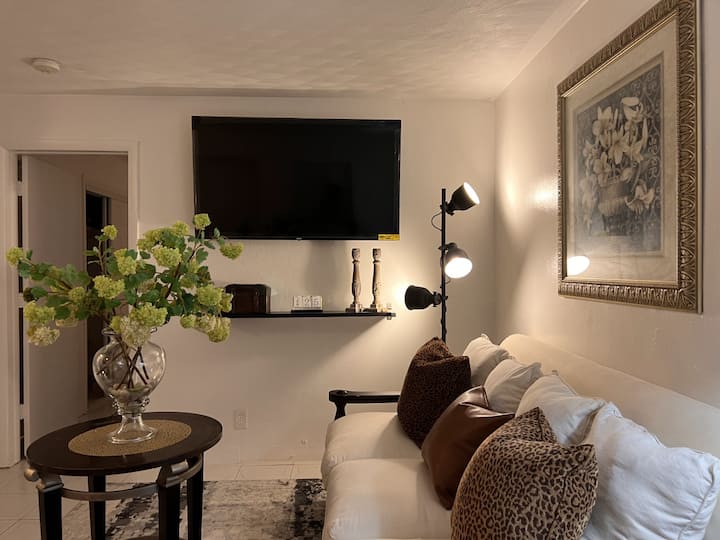 Harmony - Prime Location W Stylish Design - Fort Lauderdale