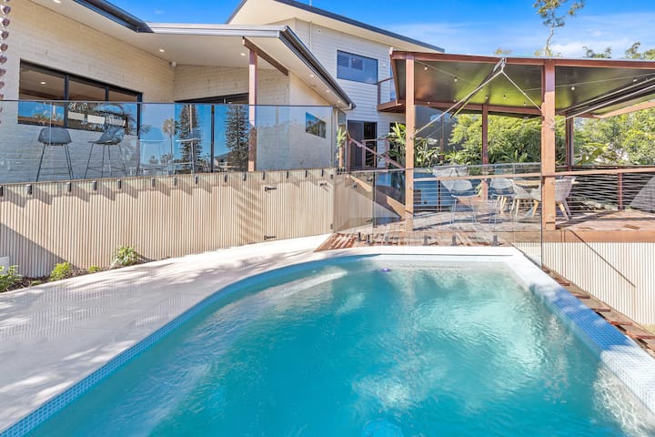 Amelia On Acanthus - Gold Coast