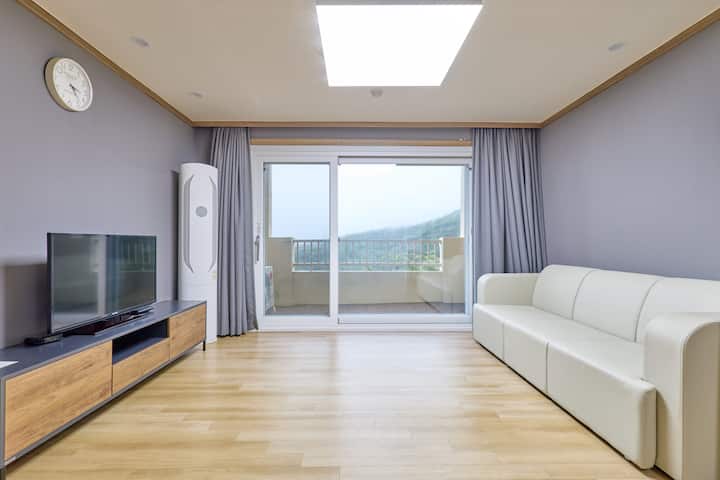 동해바다의 아름다운 풍경 속 편안한 객실 빌라형 30평 랜덤배정 - 외동읍