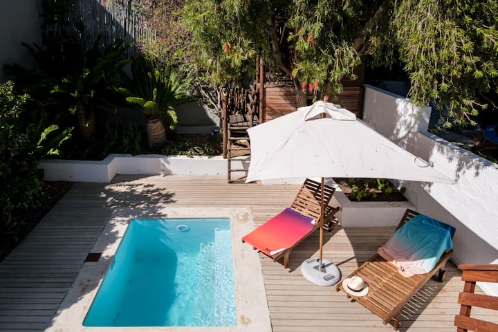 Modern Elegance Meets City Serenity At Meliora - Kaapstad