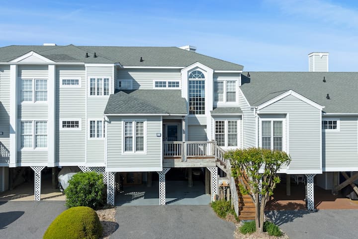 Happy Endings Obx: Canalfront | Shared Pool Access - Manteo, NC
