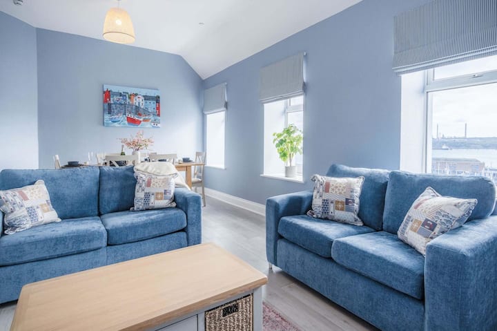 Harbour Heights - 2 Bed Apartment - Milford Haven - Milford Haven