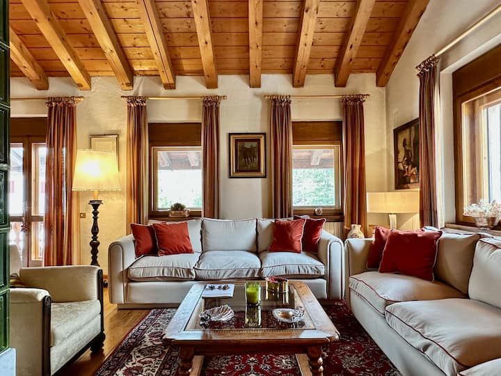 Classy 4 Bedroom Few Steps From Centre - Cortina d'Ampezzo
