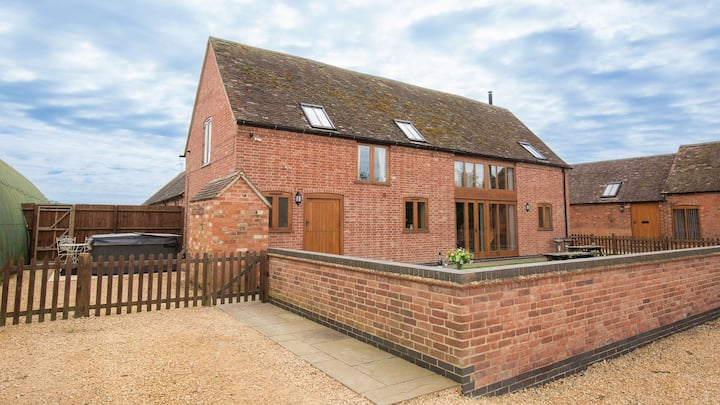 Siskin Barn, Near Stratford-upon-avon - Evesham