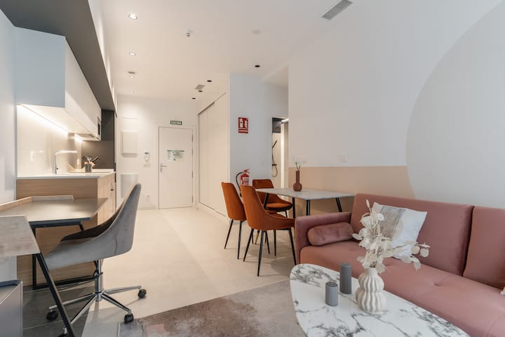 Modern &Renovated-1bedroom 1bath-av De América - 