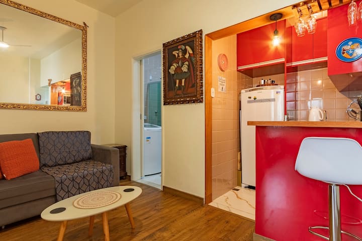 4-min Walk To Copacabana Beach | Beautiful Decor - Rio de Janeiro