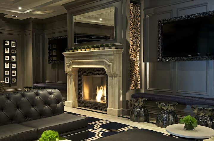 Elegant King Room Near Convention Center & Museums - Bethesda, MD
