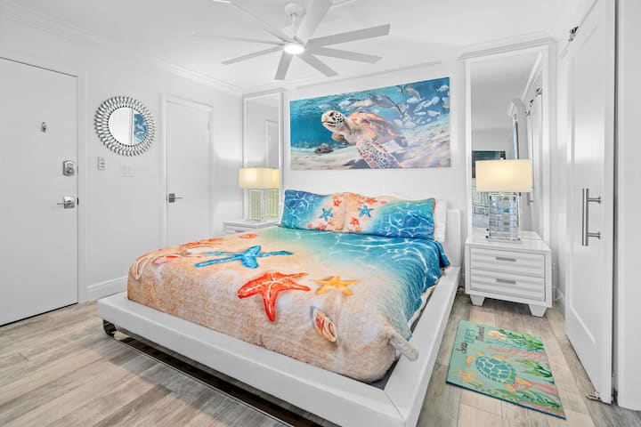 Fishtrap Bay Penthouse Suite Beach & Tennis 2002 - Bonita Springs, FL