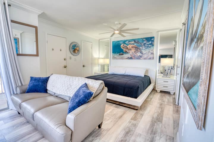 Fishtrap Bay Penthouse Suite Beach & Tennis 2002 - Bonita Springs