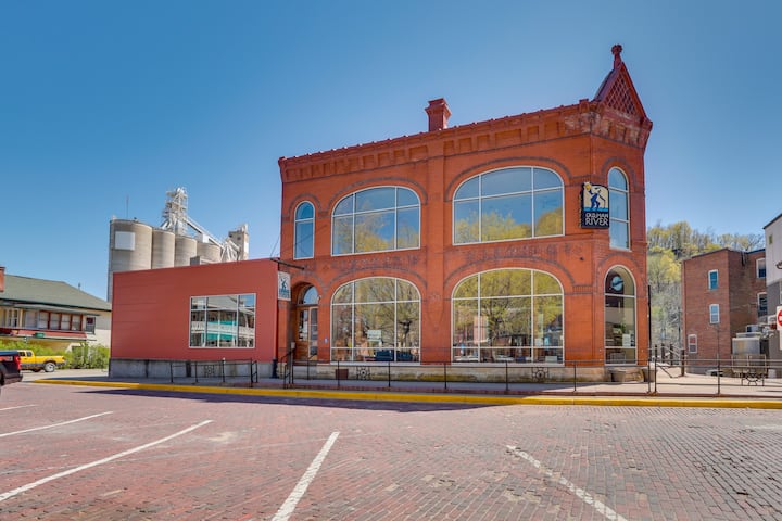 Downtown Mcgregor Condo W/ Restaurant On-site! - Prairie du Chien, WI