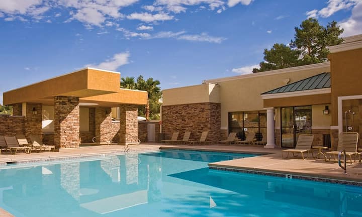 2br Unit With Access To Las Vegas Strip! - 
