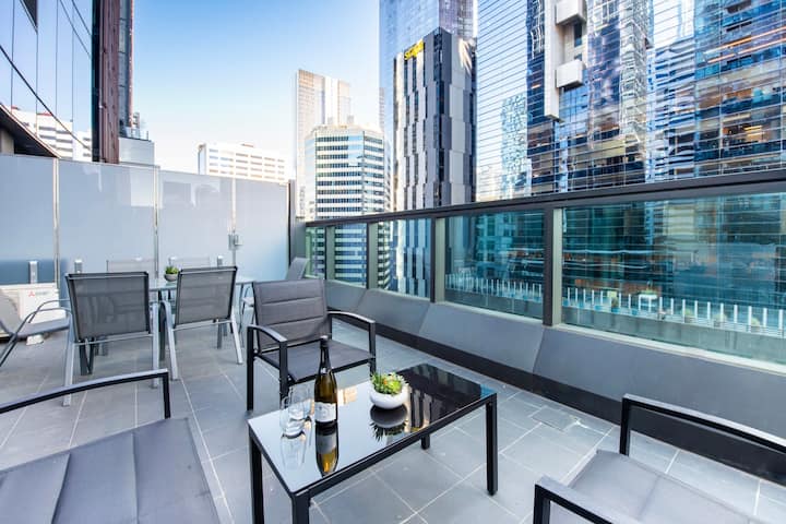 Latrobe Gem Apartment With Car Park And Huge Deck - Brunswick