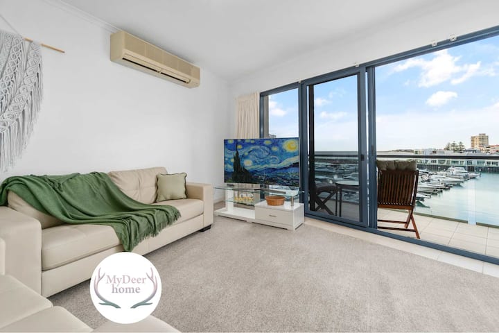 Marina Views Free Parking, Beachside & Seaview - Glenelg